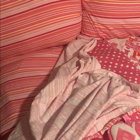 PINK Victoria's Secret | Bedding | Htf Vs Pink Bedding 6 Piece Set ...
